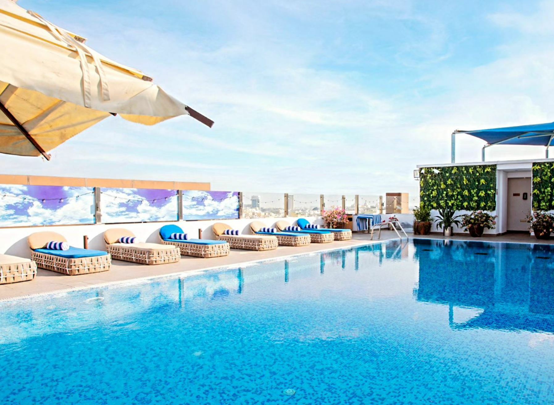 ILoveQatar.net | Hotels with infinity & rooftop pools in Qatar