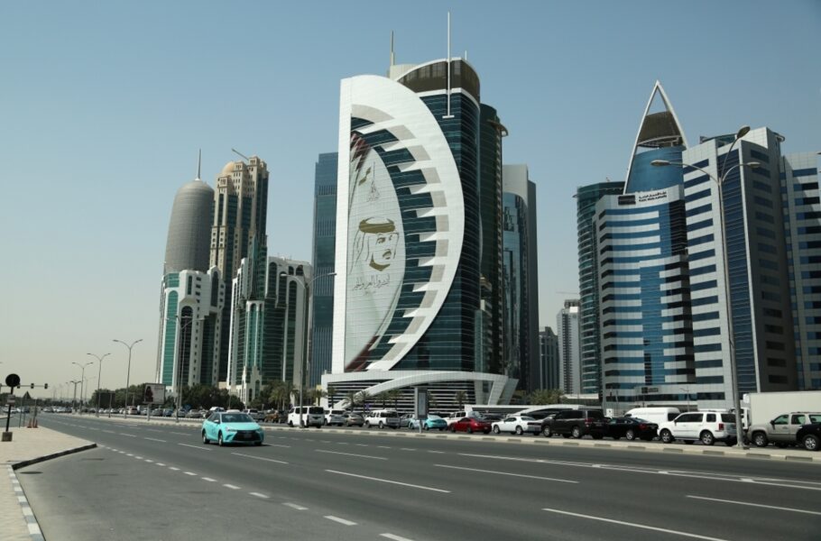 ILoveQatar.net | Partial Traffic Shift on Al Corniche Street