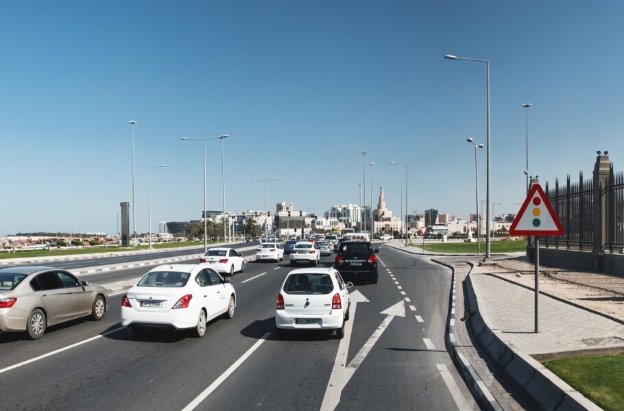 ILoveQatar.net | Mobile Radar to monitor ten Qatar roads (Thursday ...