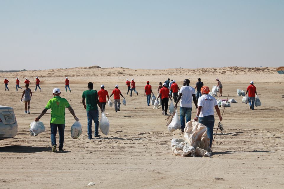 ILoveQatar.net | Doha Beach Clean Project team and Volunteers Cleaned ...