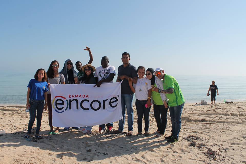 ILoveQatar.net | Doha Beach Clean Project team and Volunteers Cleaned ...
