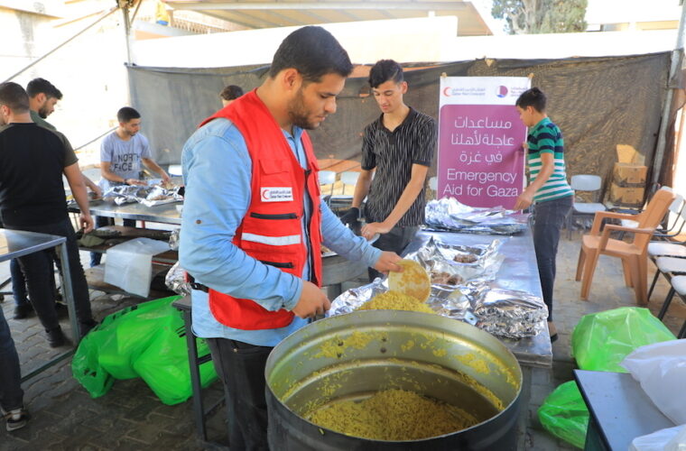 ILoveQatar.net | 14,000 hot meals & 4,000 food parcels distributed to ...