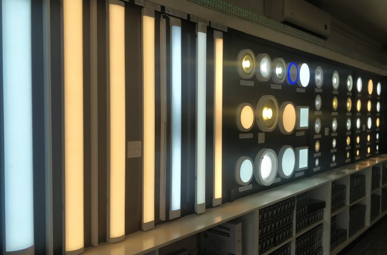 ILoveQatar.net | LUNAR LIGHTS AND ELECTRONICS