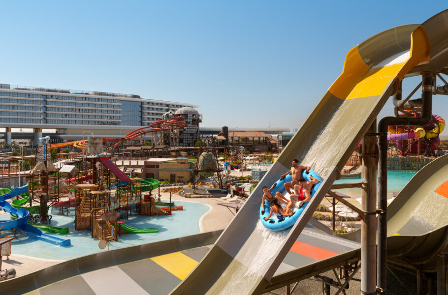 ILoveQatar.net | Meryal Waterpark launches Winter Mirage Fest with immersive celebrations