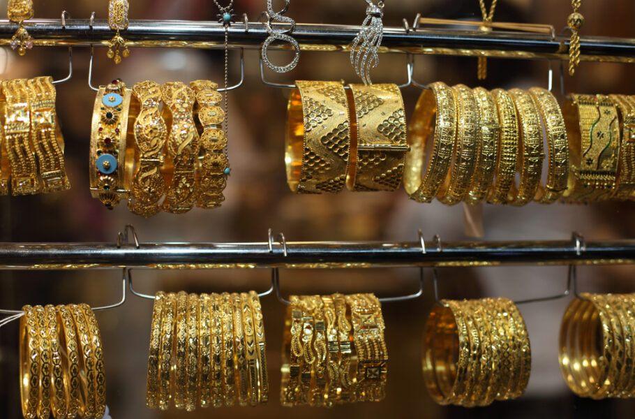 ILoveQatar.net | Ministry tracks down 9 gold shops for hiding stock and ...