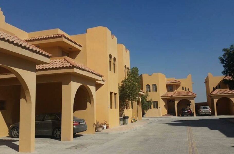 ILoveQatar.net | Western Compound villa 4 beds-Khartiyat QR10,000