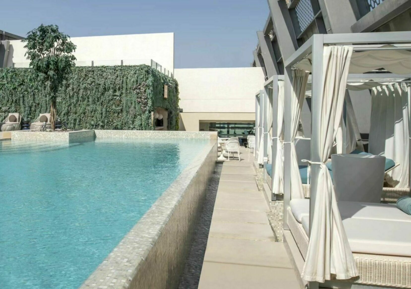 ILoveQatar.net | Hotels with infinity & rooftop pools in Qatar