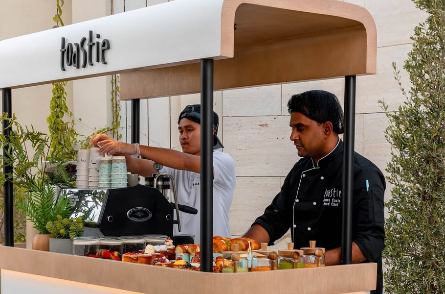 ILoveQatar.net | Live food & beverage catering carts in Qatar