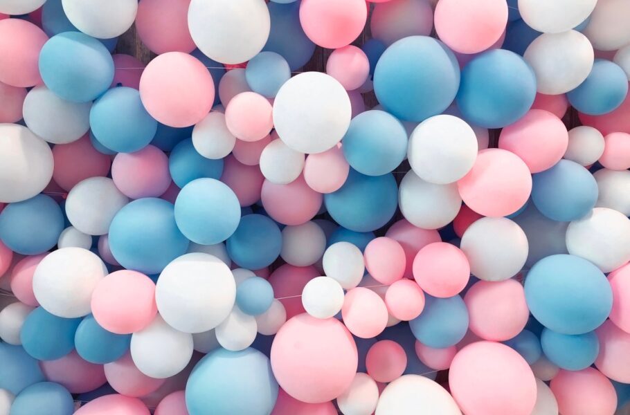 ILoveQatar.net | Balloon drop event at Landmark Mall﻿